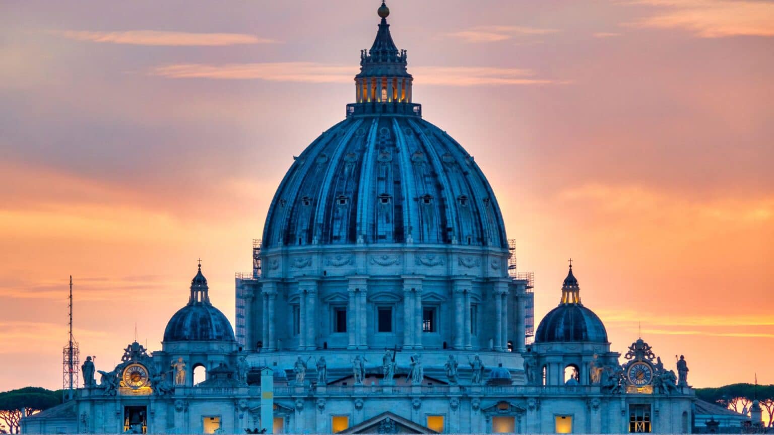 Easter in Italy: Traditions, Flavors & Sacred Celebrations